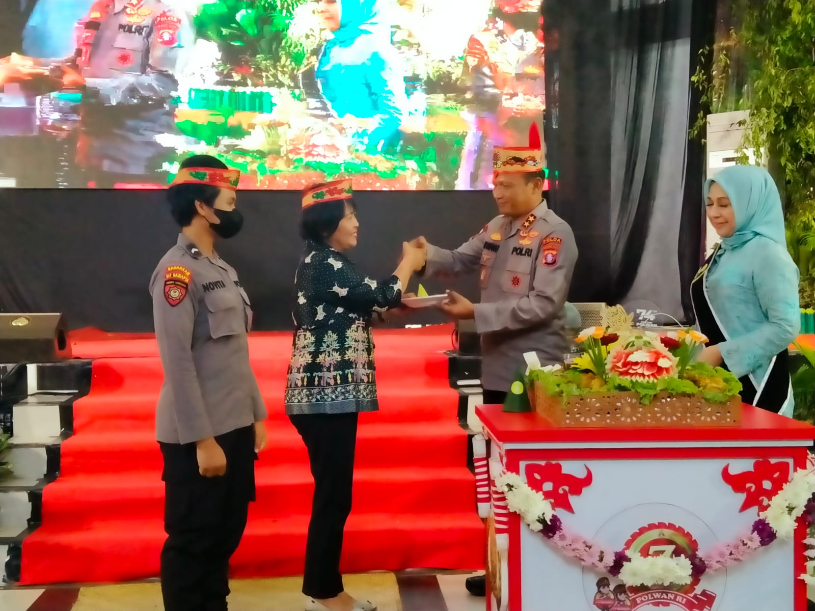 Hari Jadi ke-74, Polwan Diharapkan Terus Tingkatkan Karya - Kalteng.co - Selalu Update ...