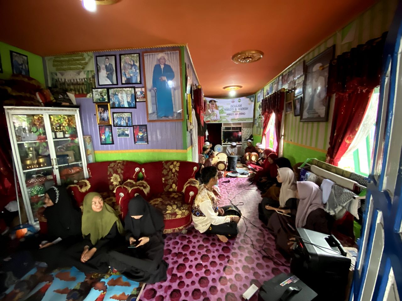 Belajar Habsy dan Hadrah Bersama Srikandi Ganjar Kalteng