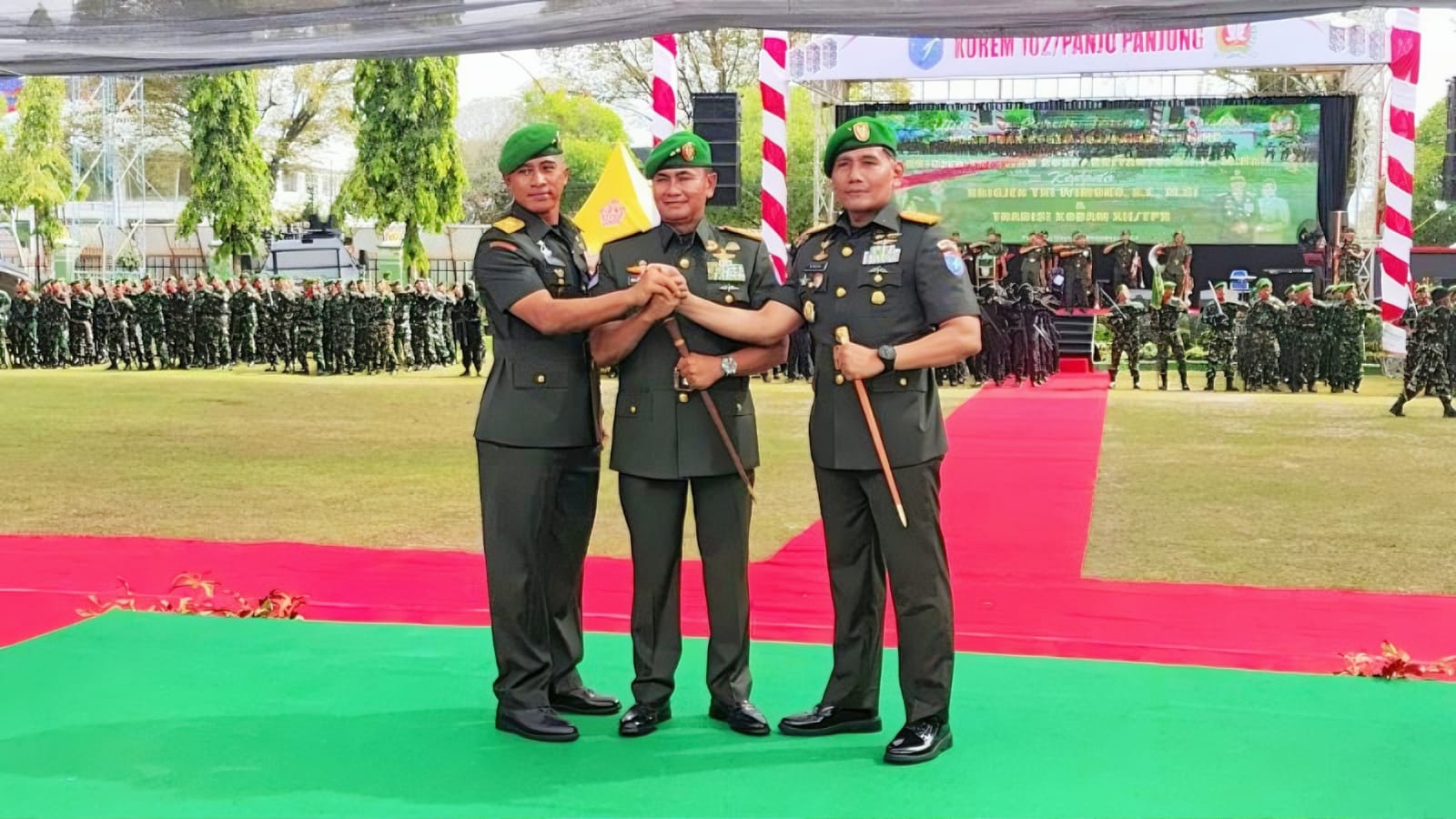 Brigjen TNI Iwan Rosandriyanto Lepas Jabatan Danrem 102/Pjg kepada ...