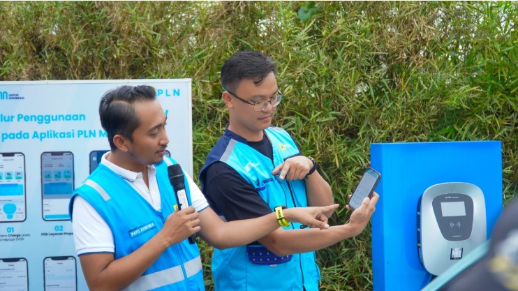 SPKLU Pertama di Perumahan! PLN Hadirkan Pengisian Kendaraan Listrik di ...