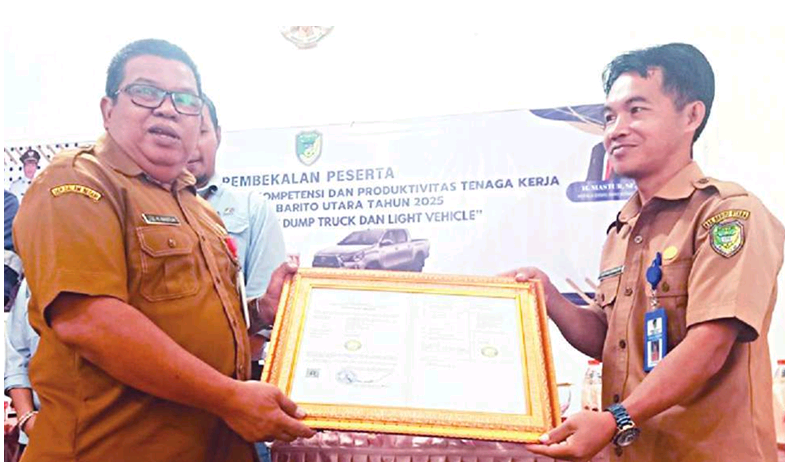 Usaha Kerajinan Gunung Purei Terima Sertifikat Merek Anyaman Rotan dari ...