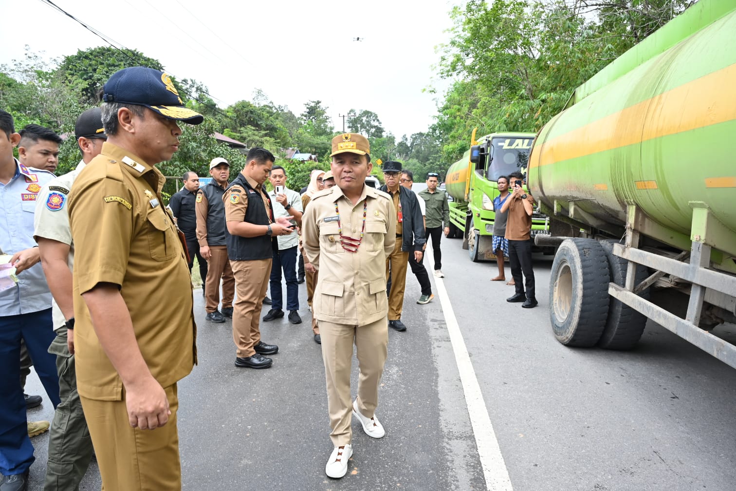 Gubernur Kalteng Sidak Truk ODOL di Ruas Jalan Palangka -Kurun, Tegaskan Tak Ada Toleransi ...